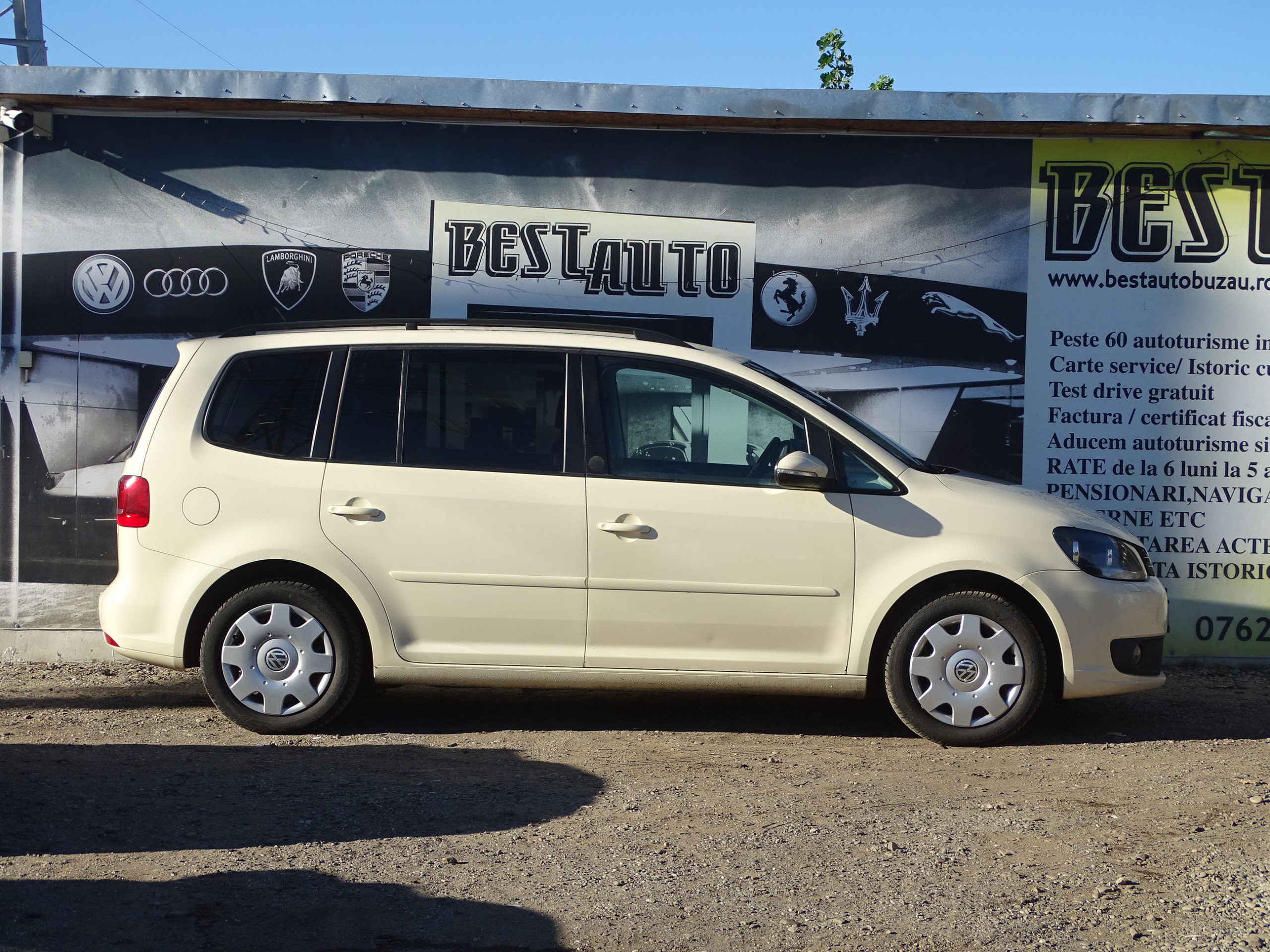 VW TOURAN 2.0 TDI DSG 7 LOCURI 2013 - Masini cash sau in rate