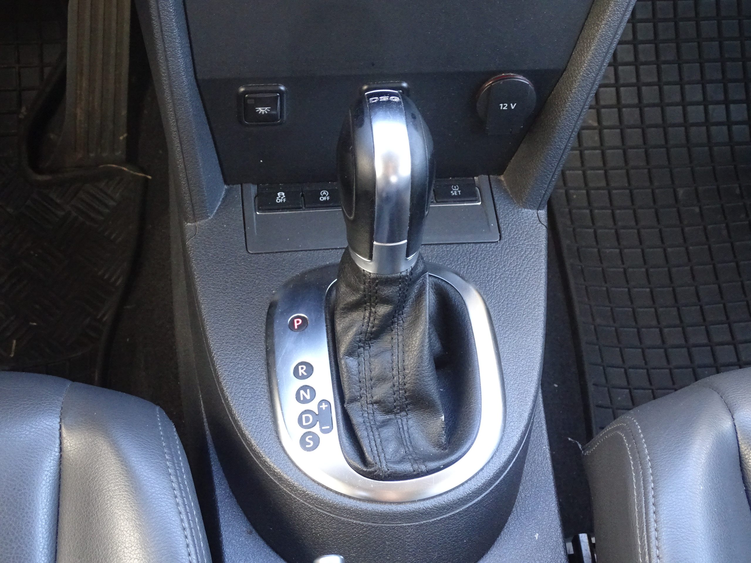 VW TOURAN 2.0 TDI DSG 7 LOCURI 2013 - Masini cash sau in rate