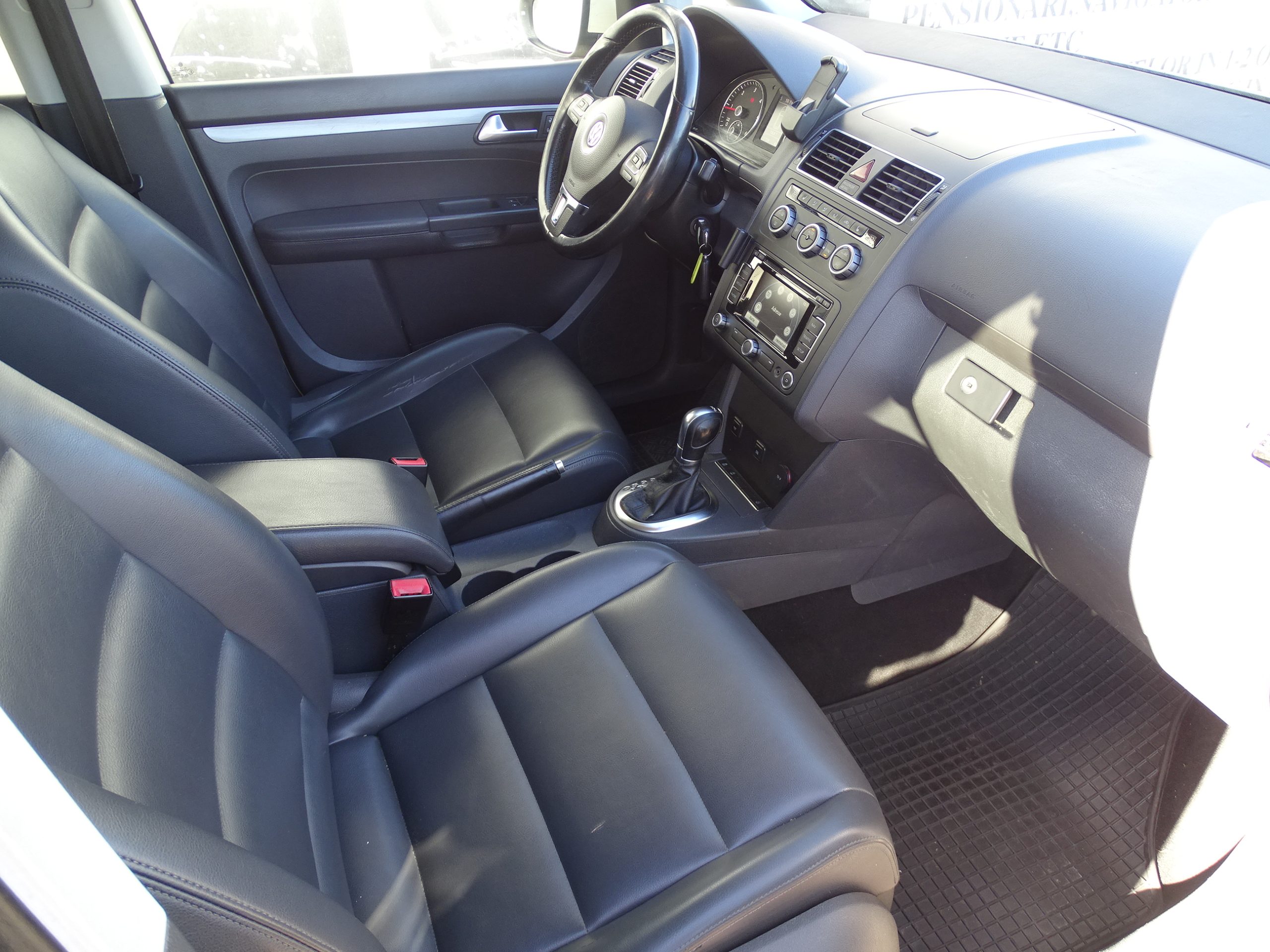 VW TOURAN 2.0 TDI DSG 7 LOCURI 2013 - Masini cash sau in rate