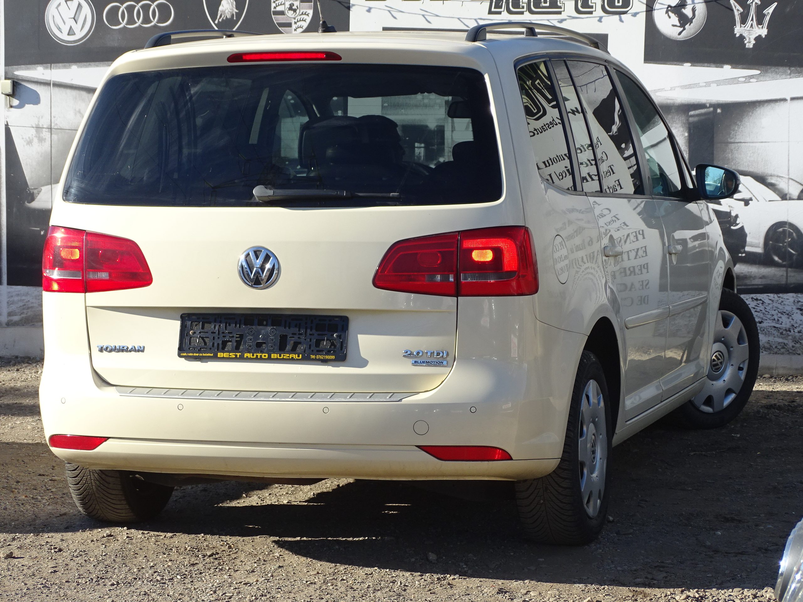 VW TOURAN 2.0 TDI DSG 7 LOCURI 2013 - Masini cash sau in rate