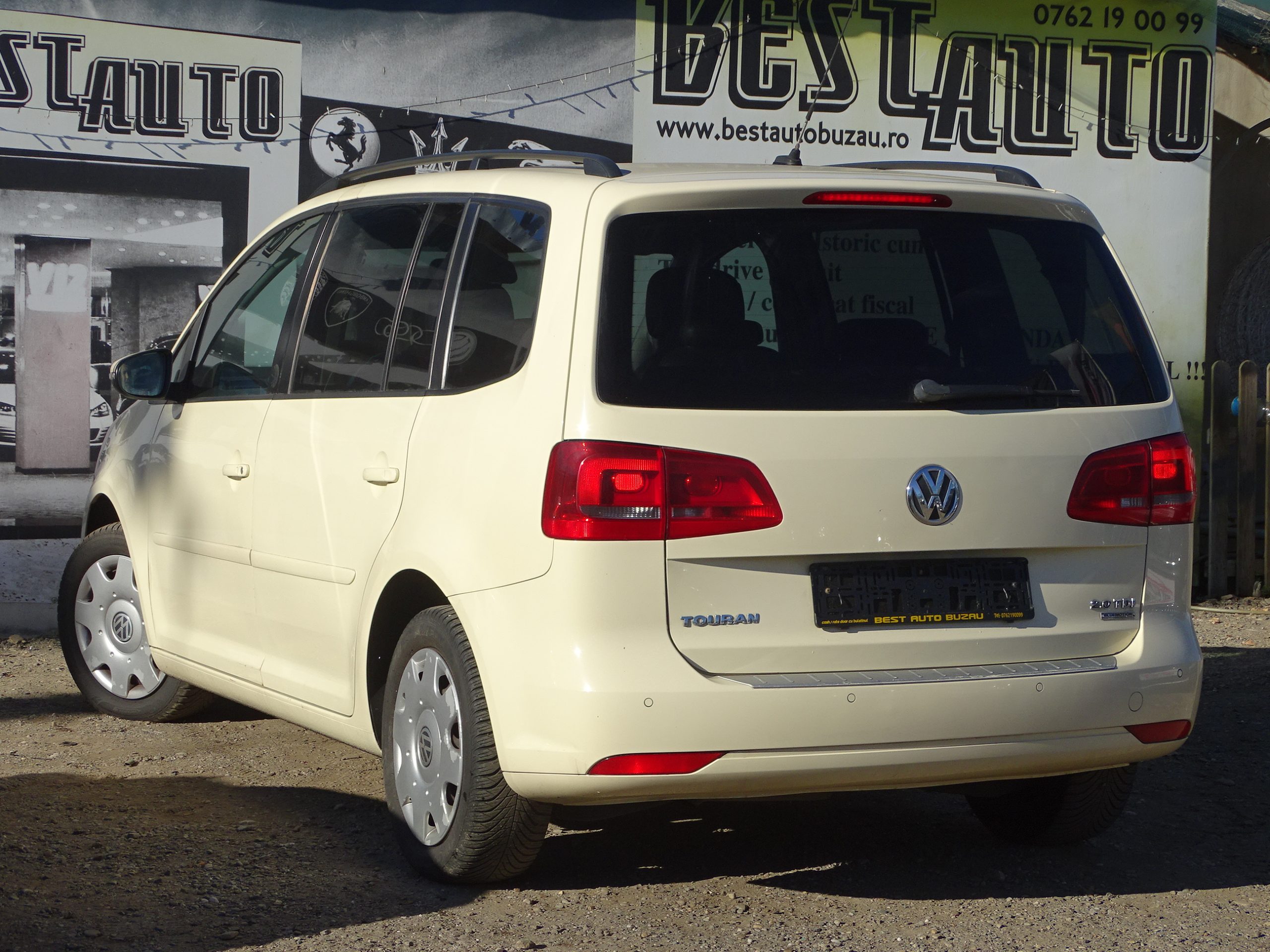 VW TOURAN 2.0 TDI DSG 7 LOCURI 2013 - Masini cash sau in rate