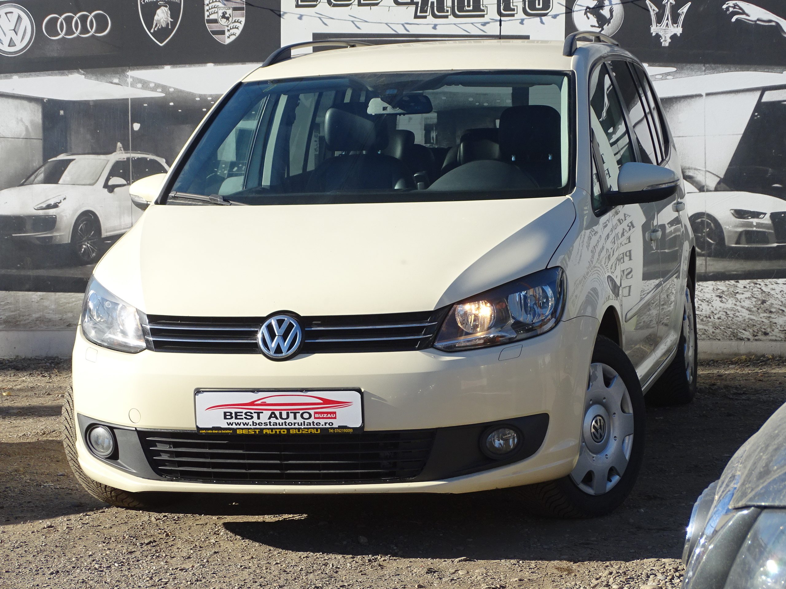 VW TOURAN 2.0 TDI DSG 7 LOCURI 2013 - Masini cash sau in rate