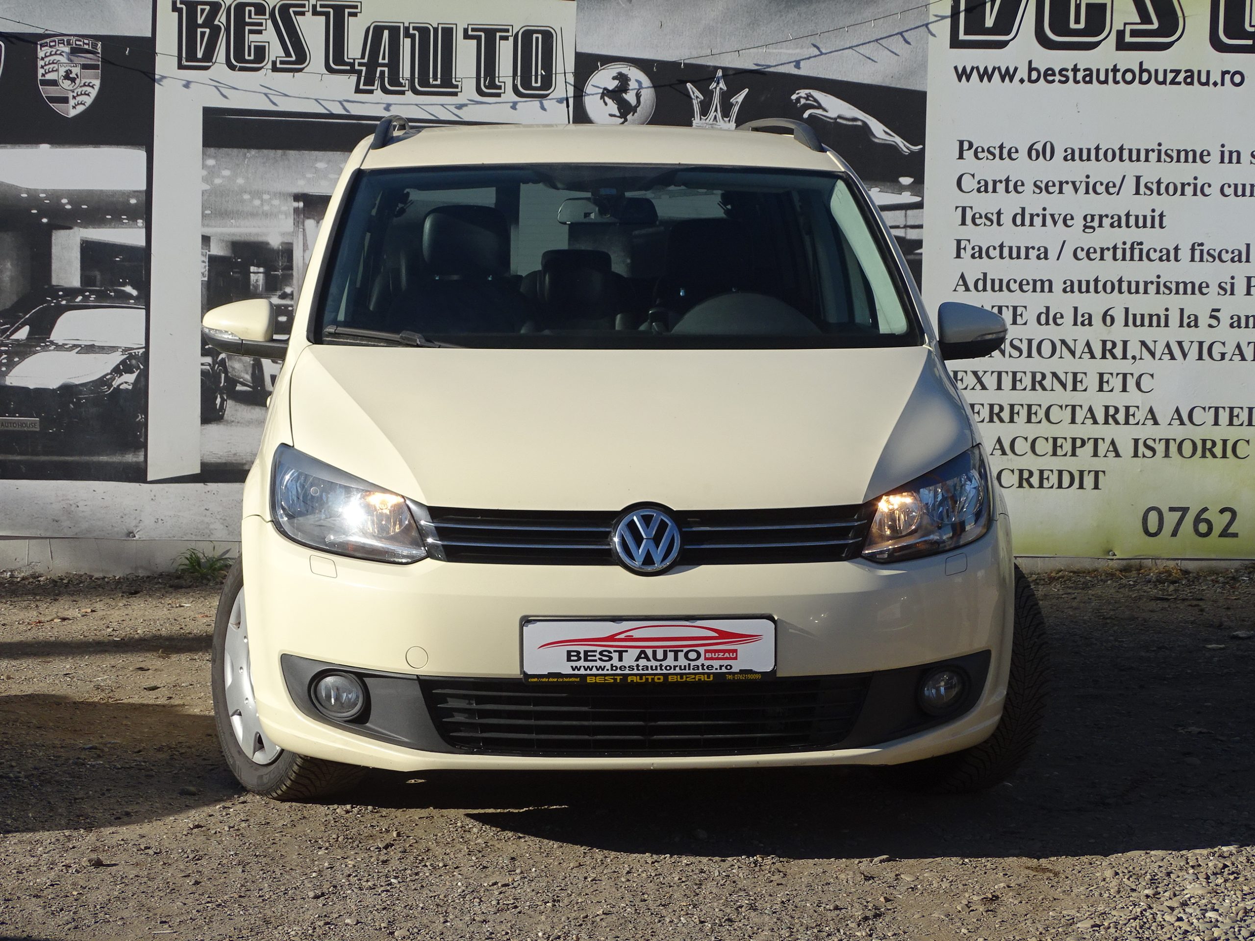 VW TOURAN 2.0 TDI DSG 7 LOCURI 2013 - Masini cash sau in rate